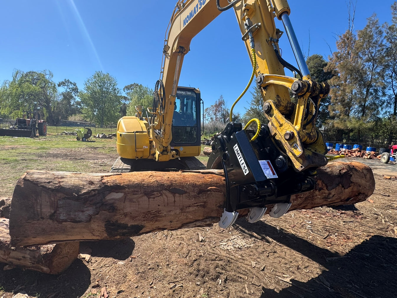 Twin cylinder Hydraulic Grabs – Limitless Attachments Australia