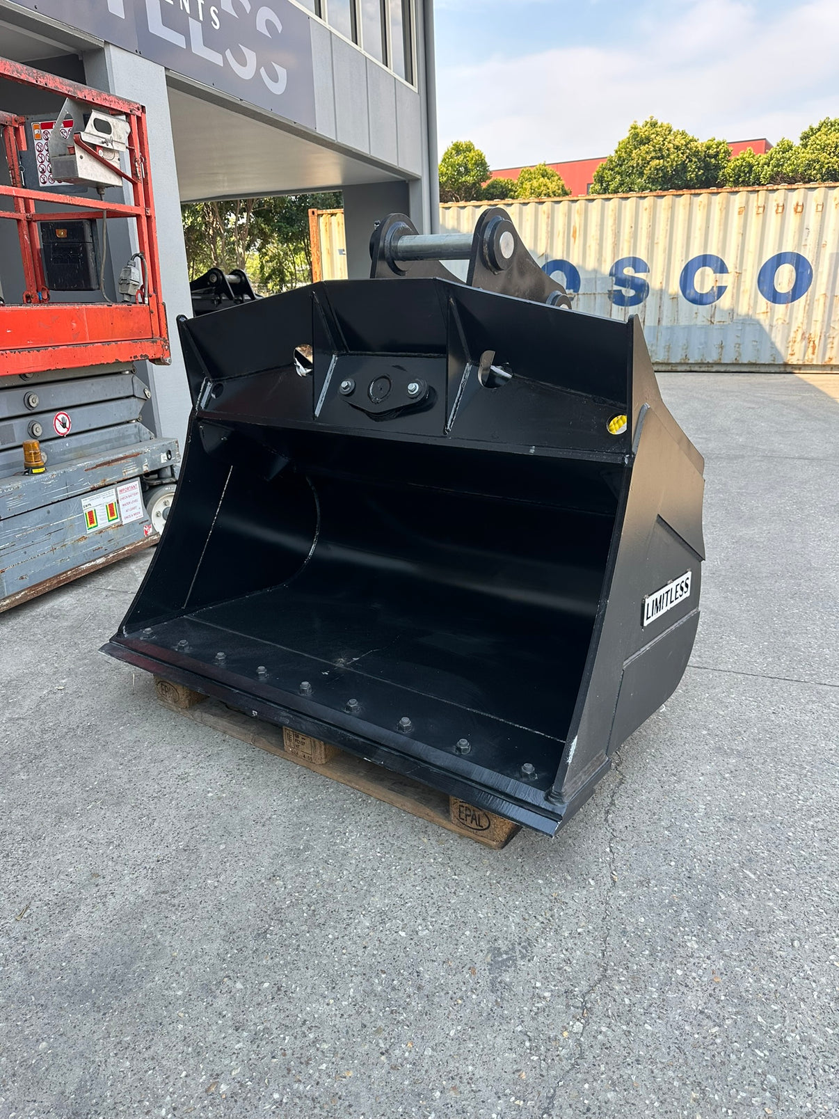 Tilt Buckets – Limitless Attachments Australia