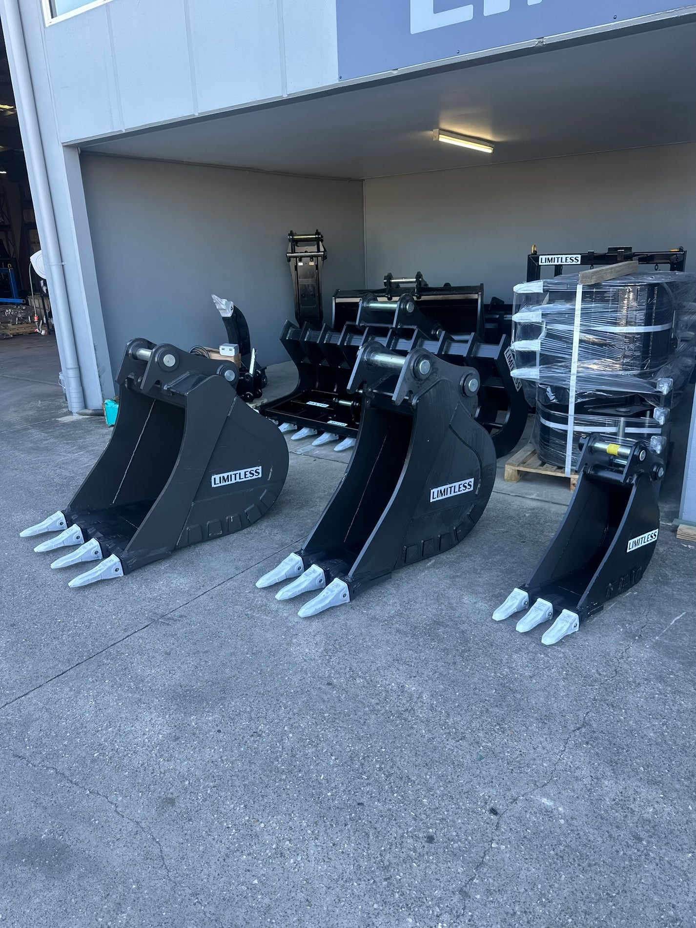 GP/Trench Buckets – Limitless Attachments Australia